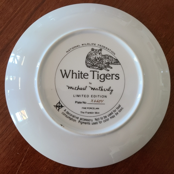 National Wildlife Federation | Art | White Tiger Momma Cub Collectors ...